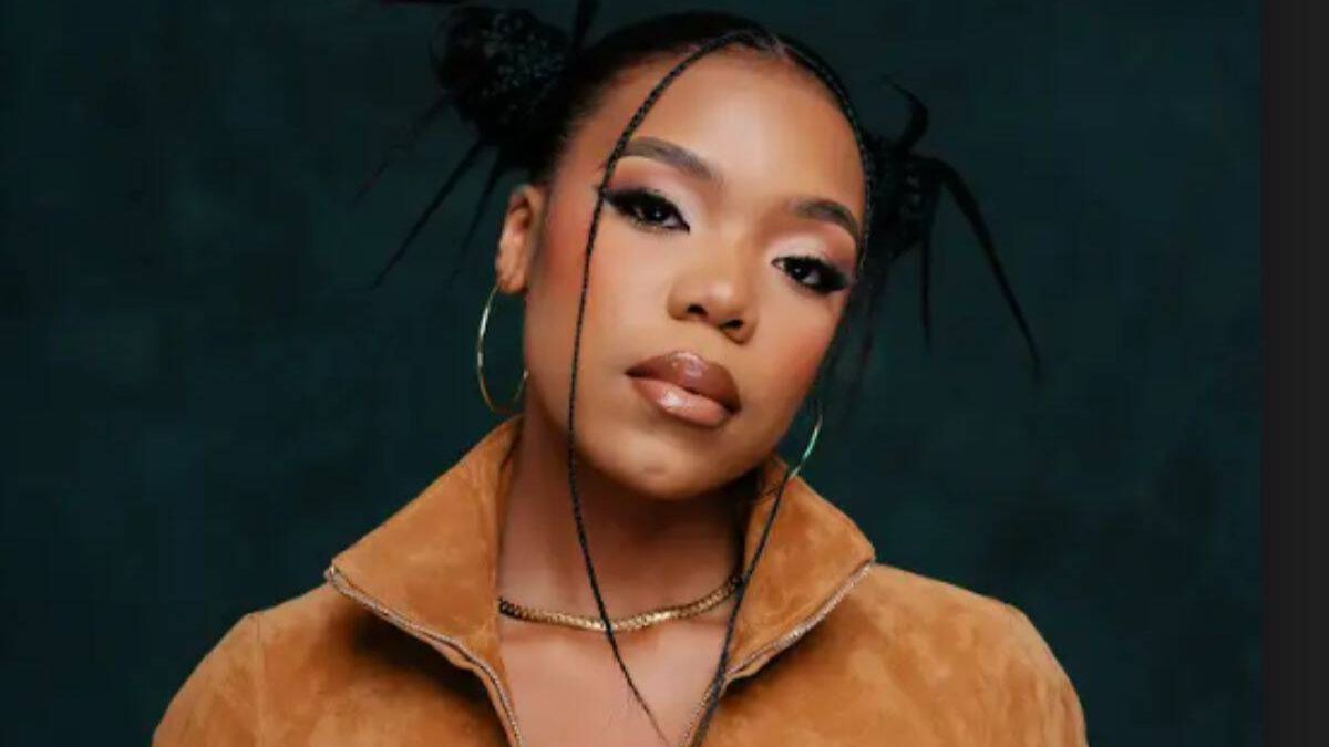 South African Sensation Elaine Special Guest For Tems SA Tour ...